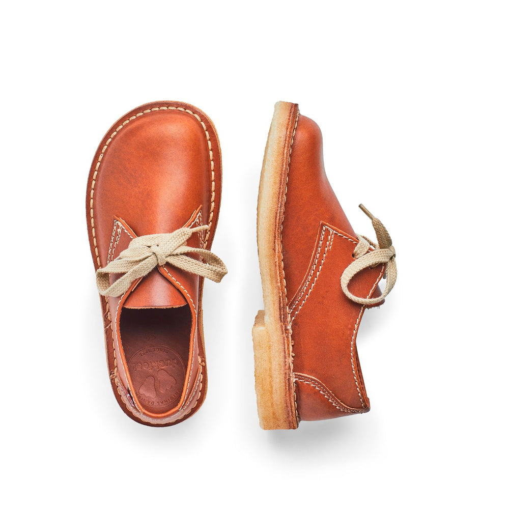 Leather shoes, bags & belts by Duckfeet